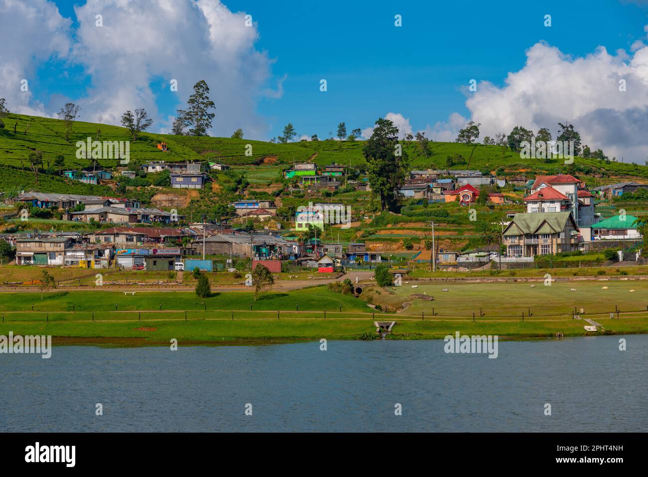 Nuwara Eliya town viewed behind lake Gregory, Sri Lanka Stock Photo - Alamy