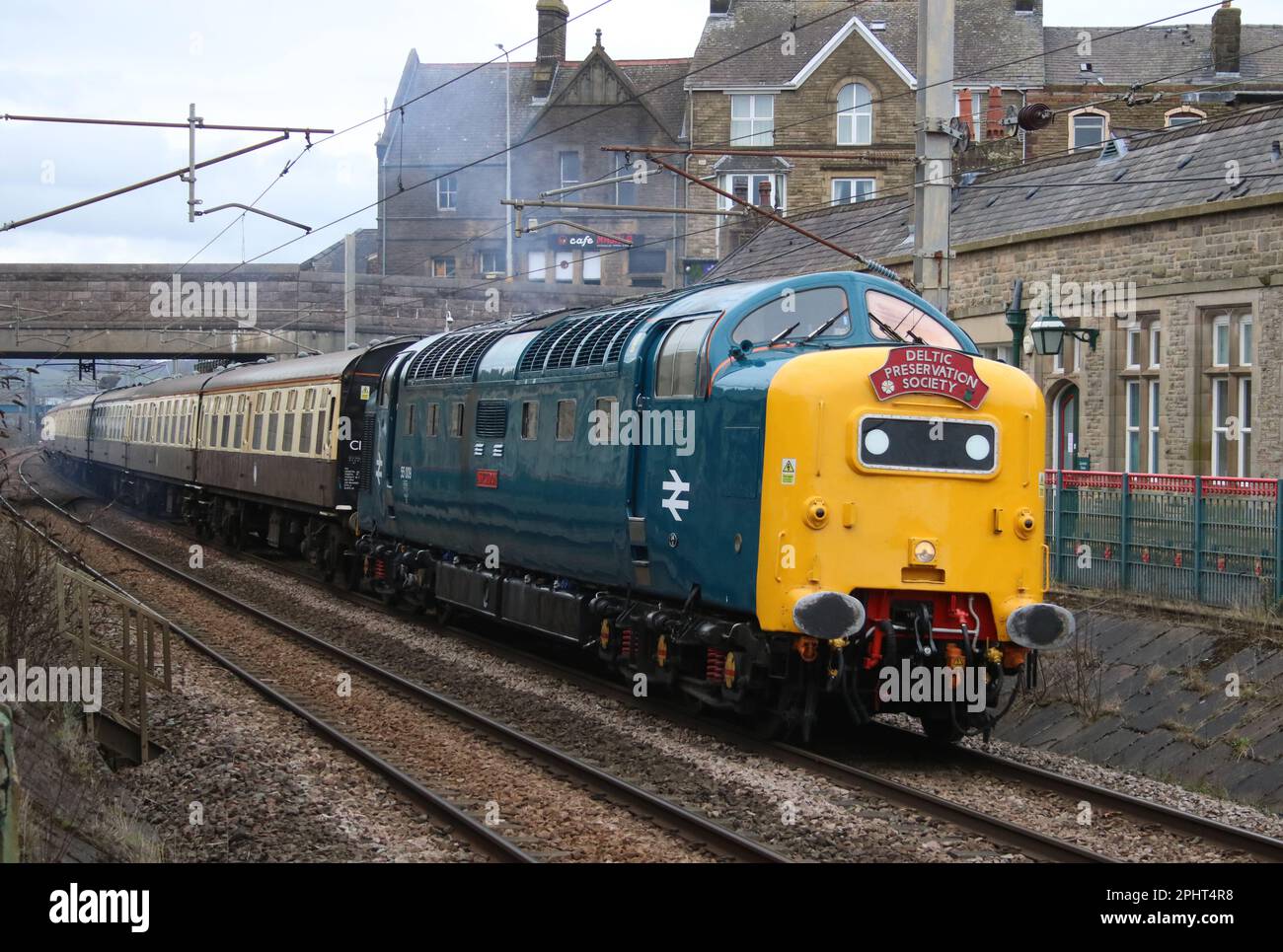 Deltic preserved diesel locomotive 55009 Alycidon arriving at Carnforth ...