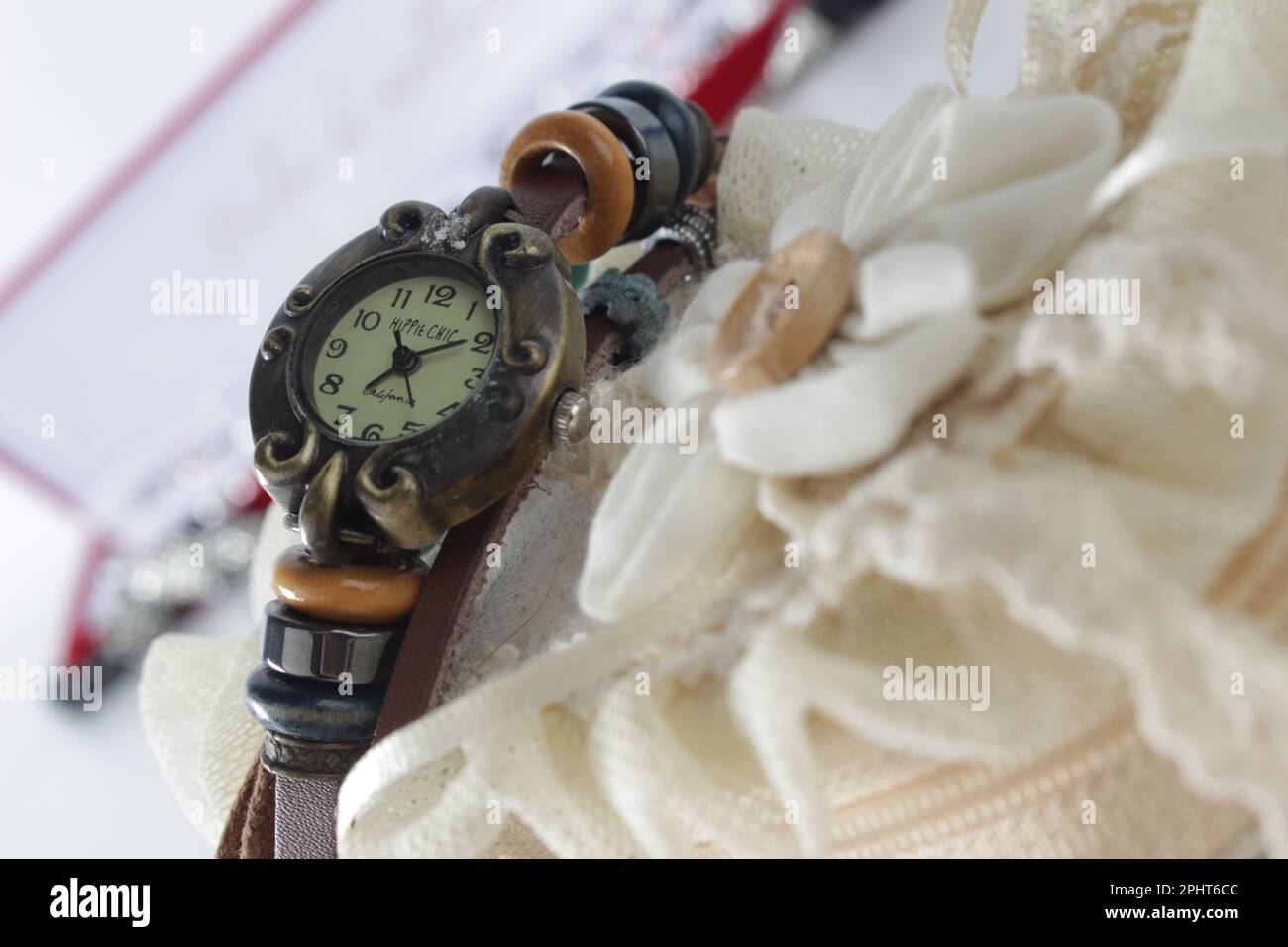 Vintage inspired fashion hi-res stock photography and images - Alamy