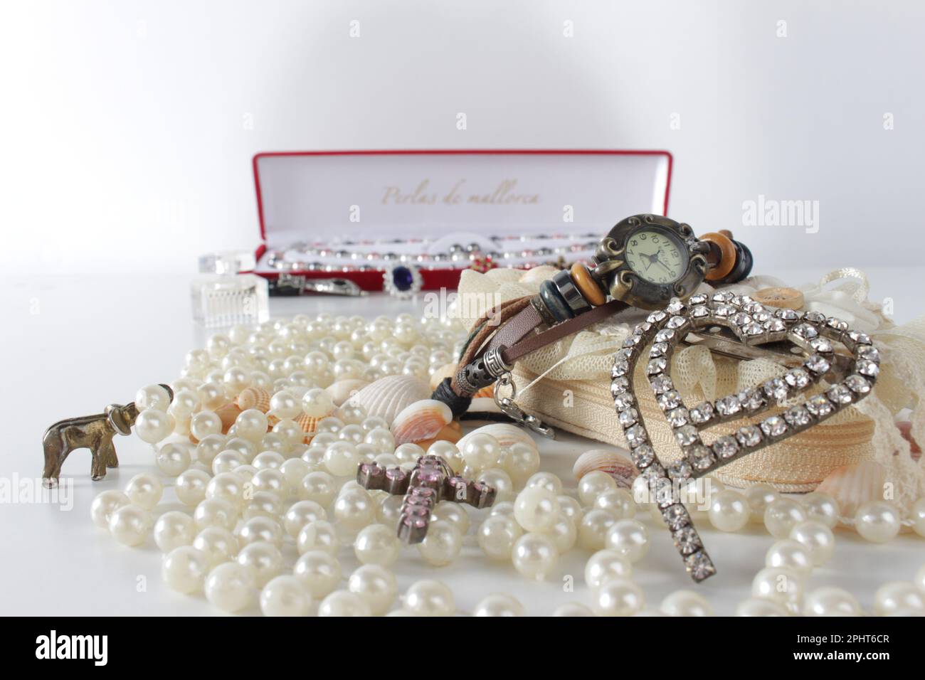 Retro chic finds hi-res stock photography and images - Alamy