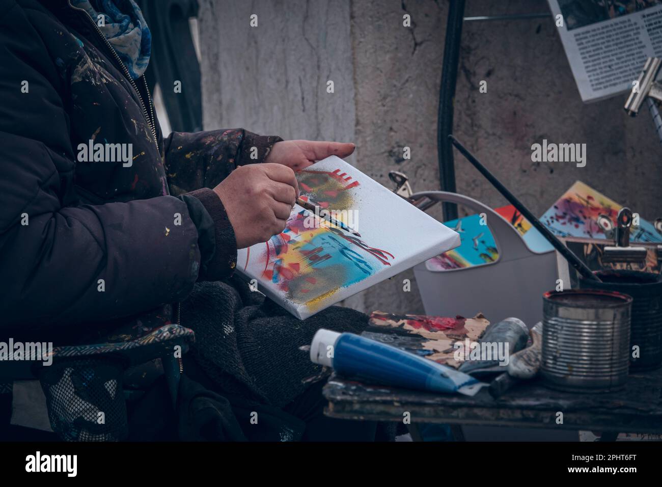 Image of an artist painting an image at a viewpoint in Lisbon Stock ...