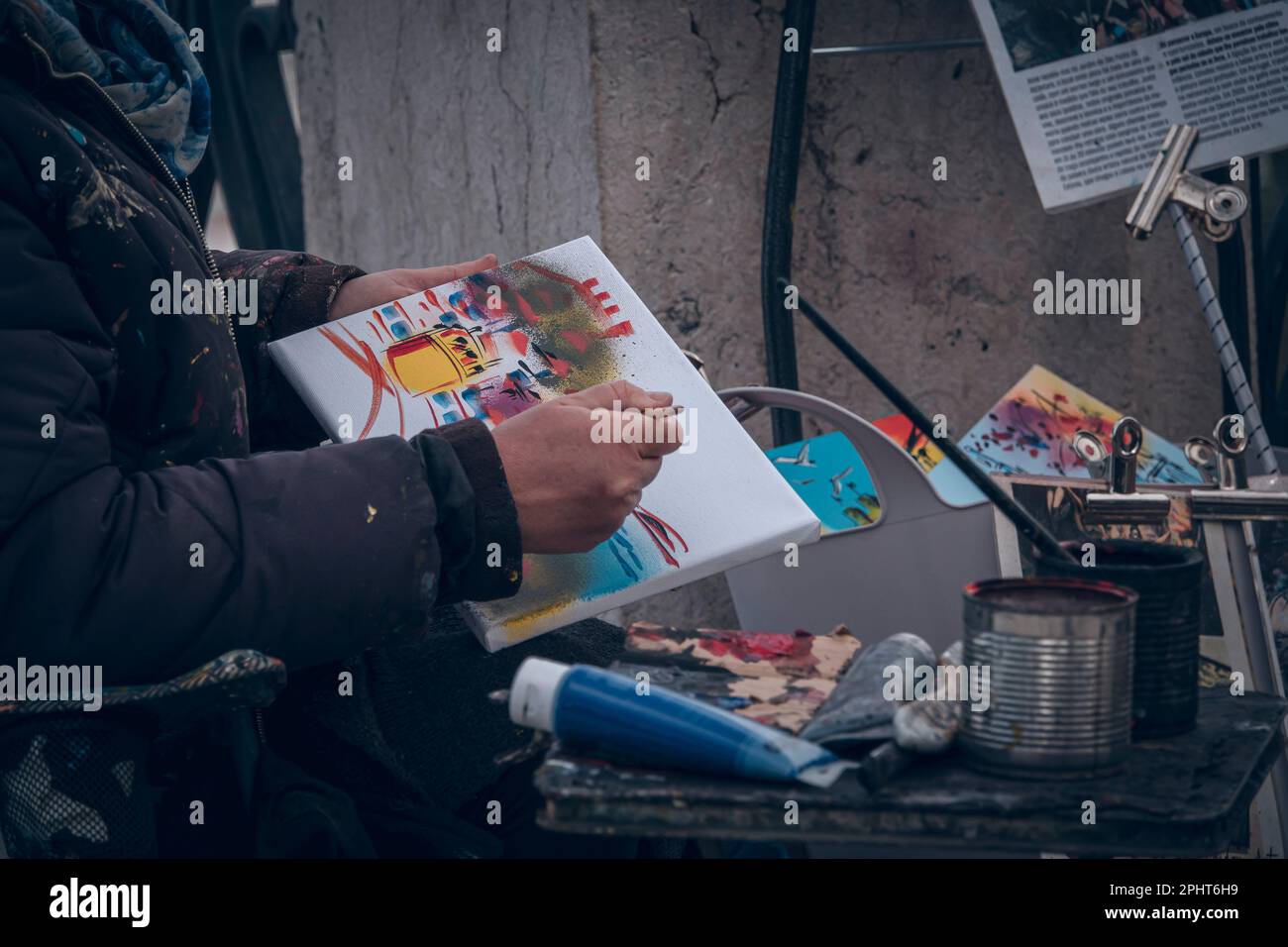Image of an artist painting an image at a viewpoint in Lisbon Stock ...