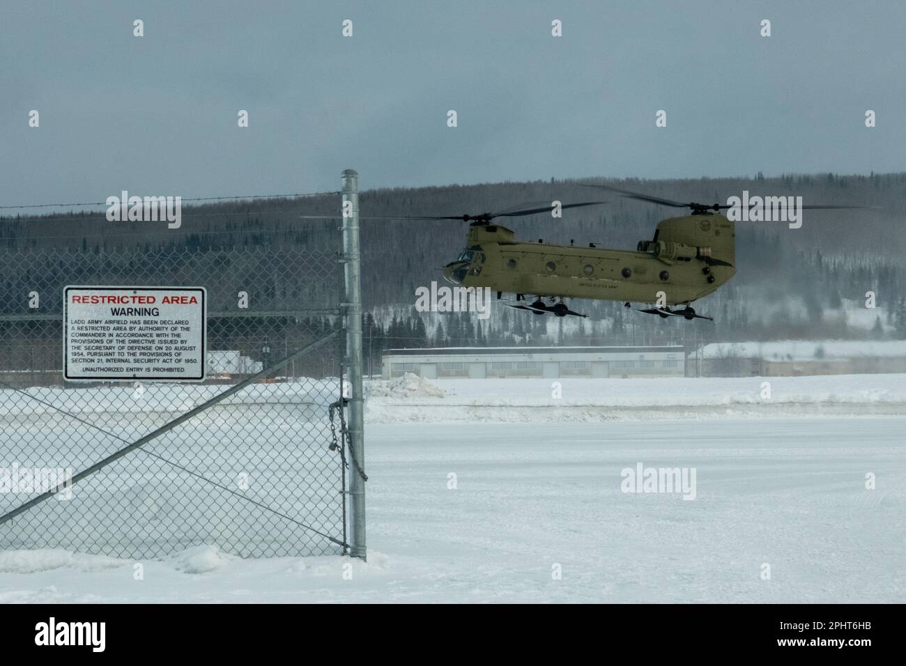A CH-47 Chinook helicopter from the B. Co. "Sugarbears" of 1-52d ...