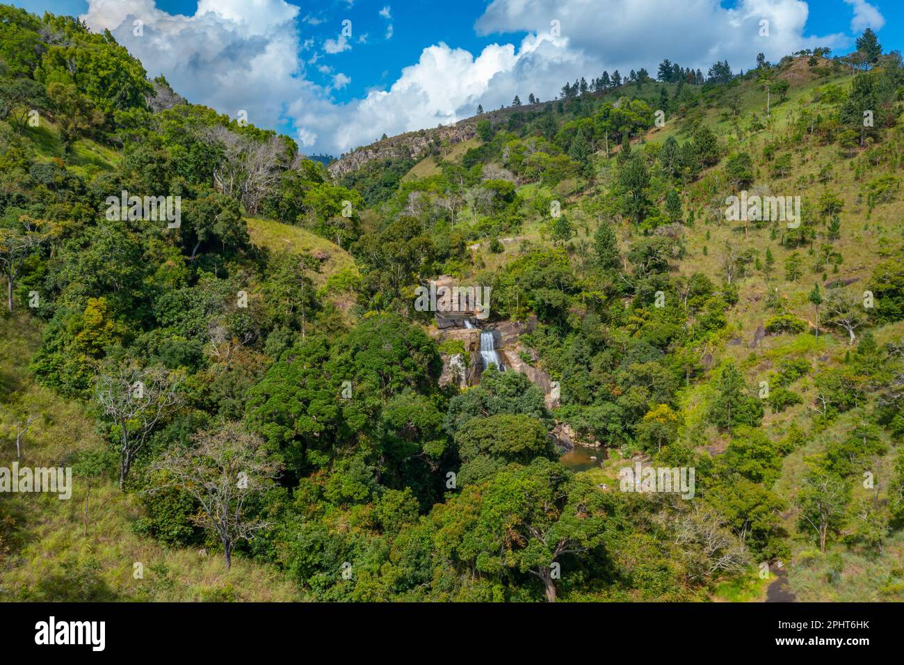 Diyaluma falls near Ella, Sri Lanka Stock Photo - Alamy