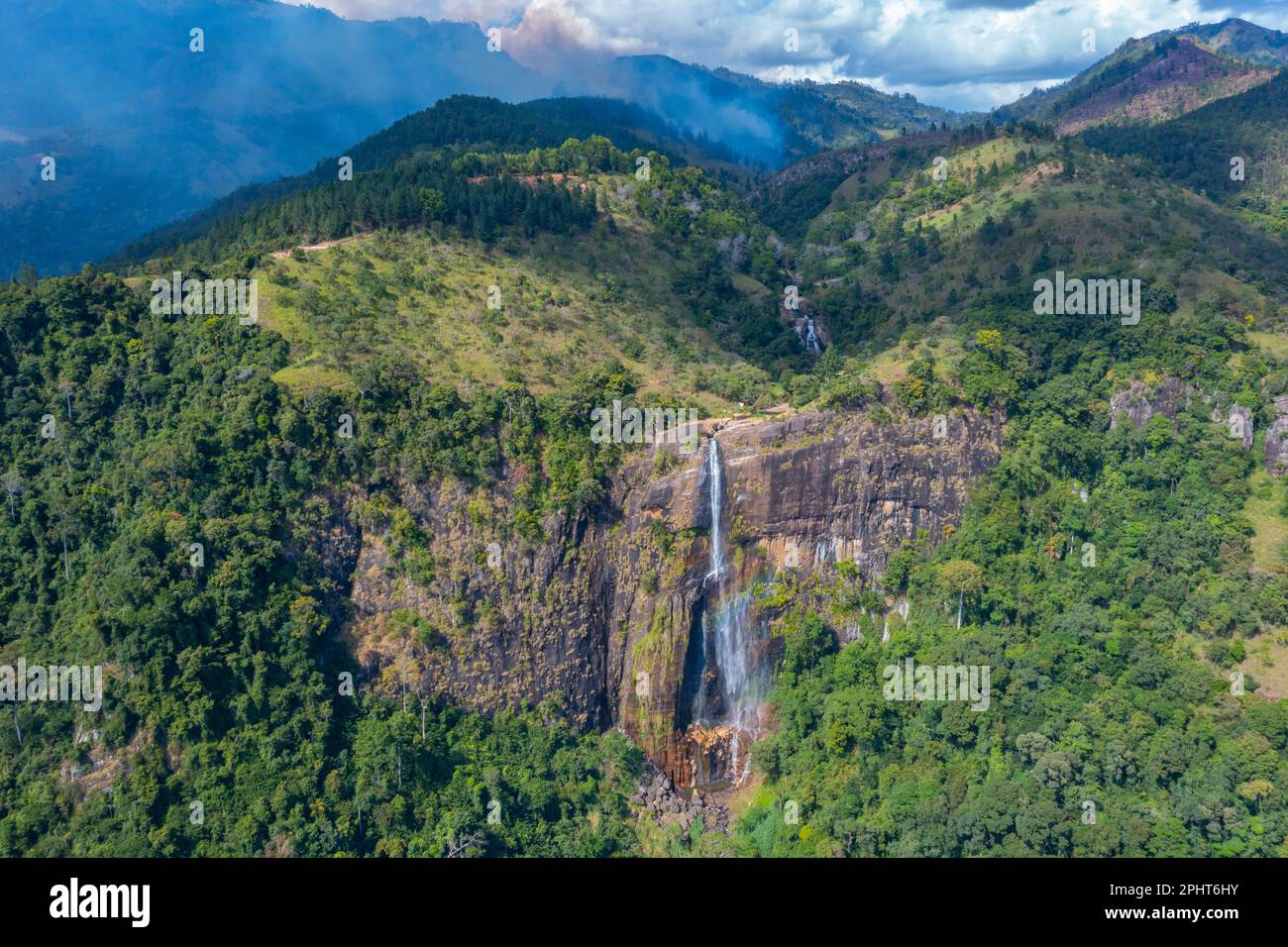 Diyaluma falls near Ella, Sri Lanka Stock Photo - Alamy