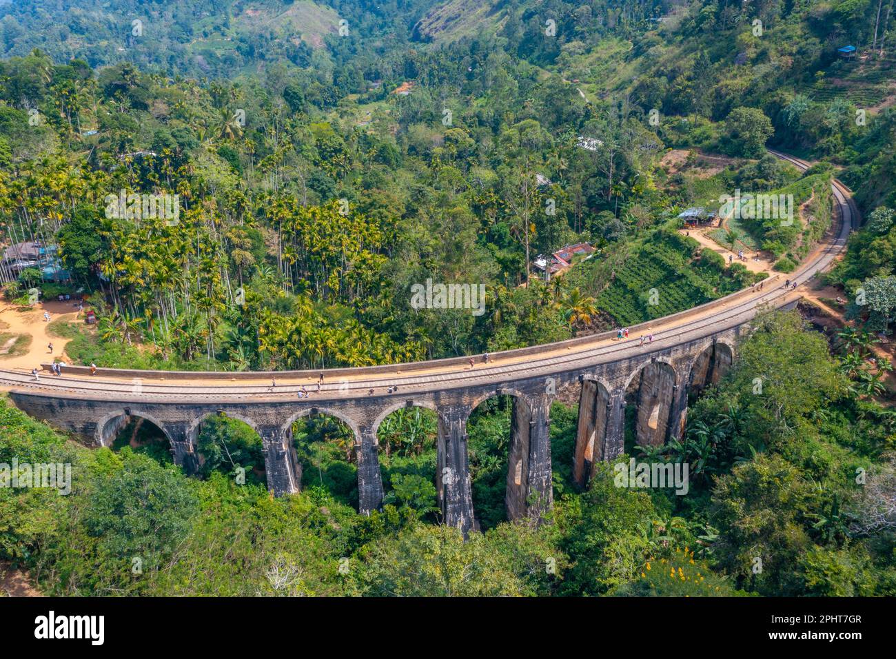 The Nine Arches Bridge near Ella, Sri Lanka Stock Photo - Alamy
