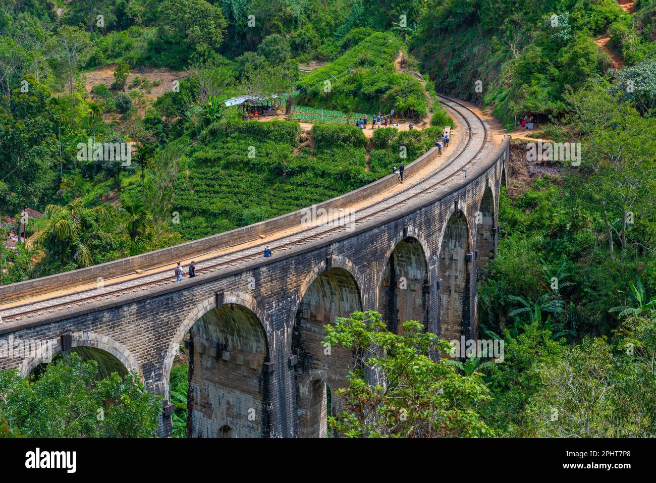 The Nine Arches Bridge near Ella, Sri Lanka Stock Photo - Alamy