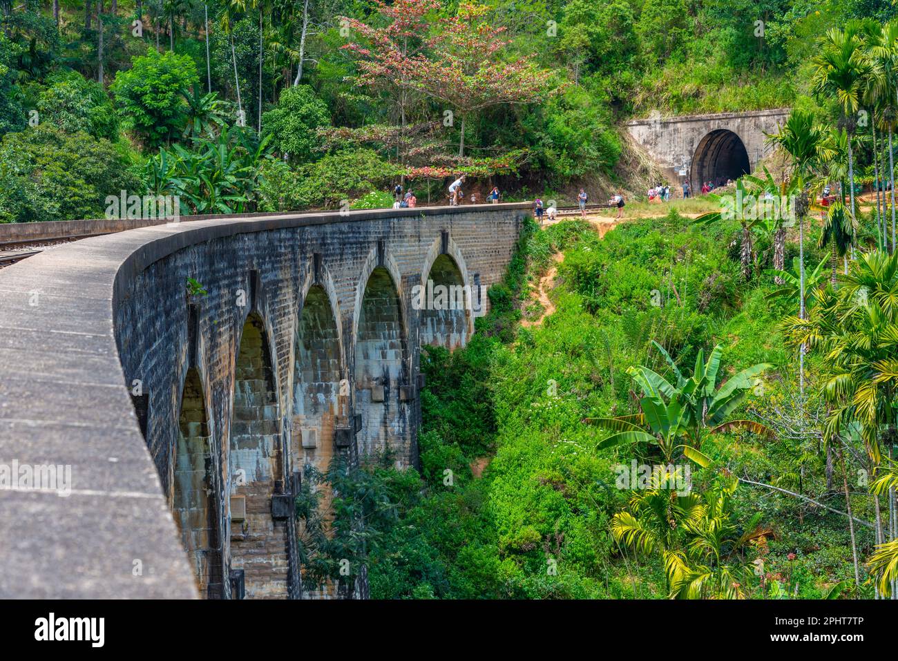 The Nine Arches Bridge near Ella, Sri Lanka Stock Photo - Alamy