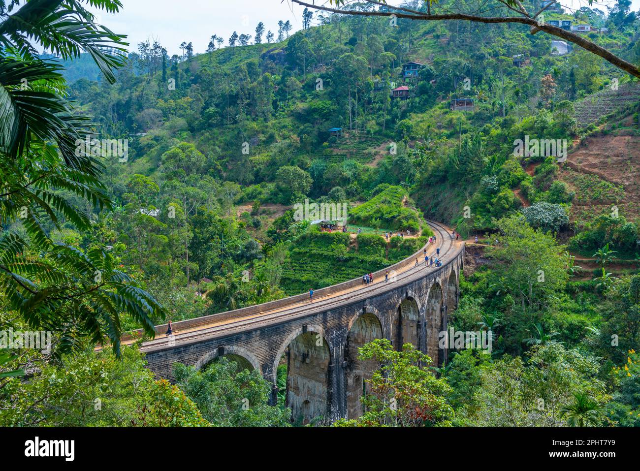 The Nine Arches Bridge near Ella, Sri Lanka Stock Photo - Alamy