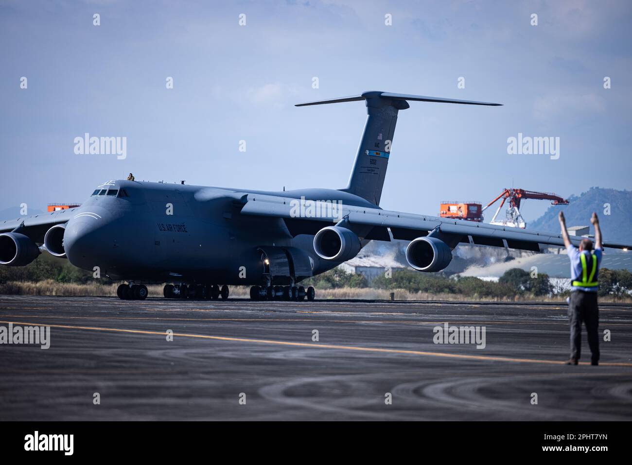 A U.S. Air Force C-5M Super Galaxy arrives at Subic Bay International ...
