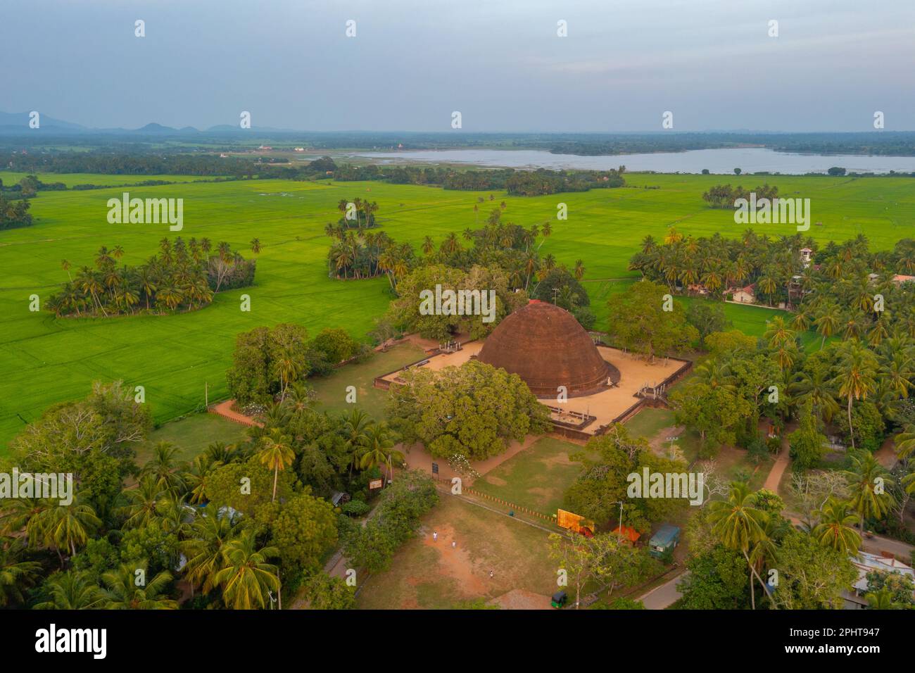 Sandagiri dagaba at Tissamaharama, Sri Lanka Stock Photo - Alamy