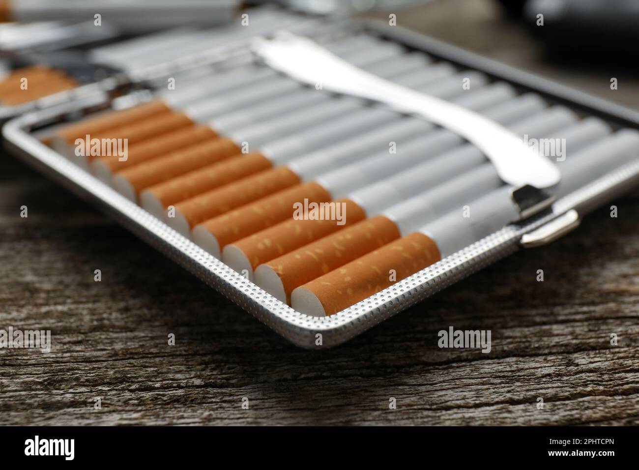 Silver tobacco box hi-res stock photography and images - Alamy