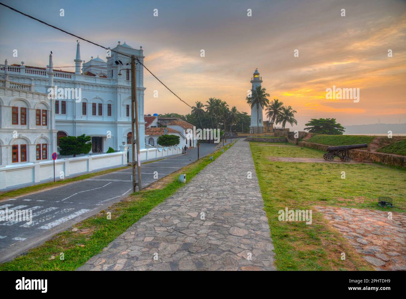 Meeran Mosque and Galle lighthouse in Sri Lanka Stock Photo - Alamy
