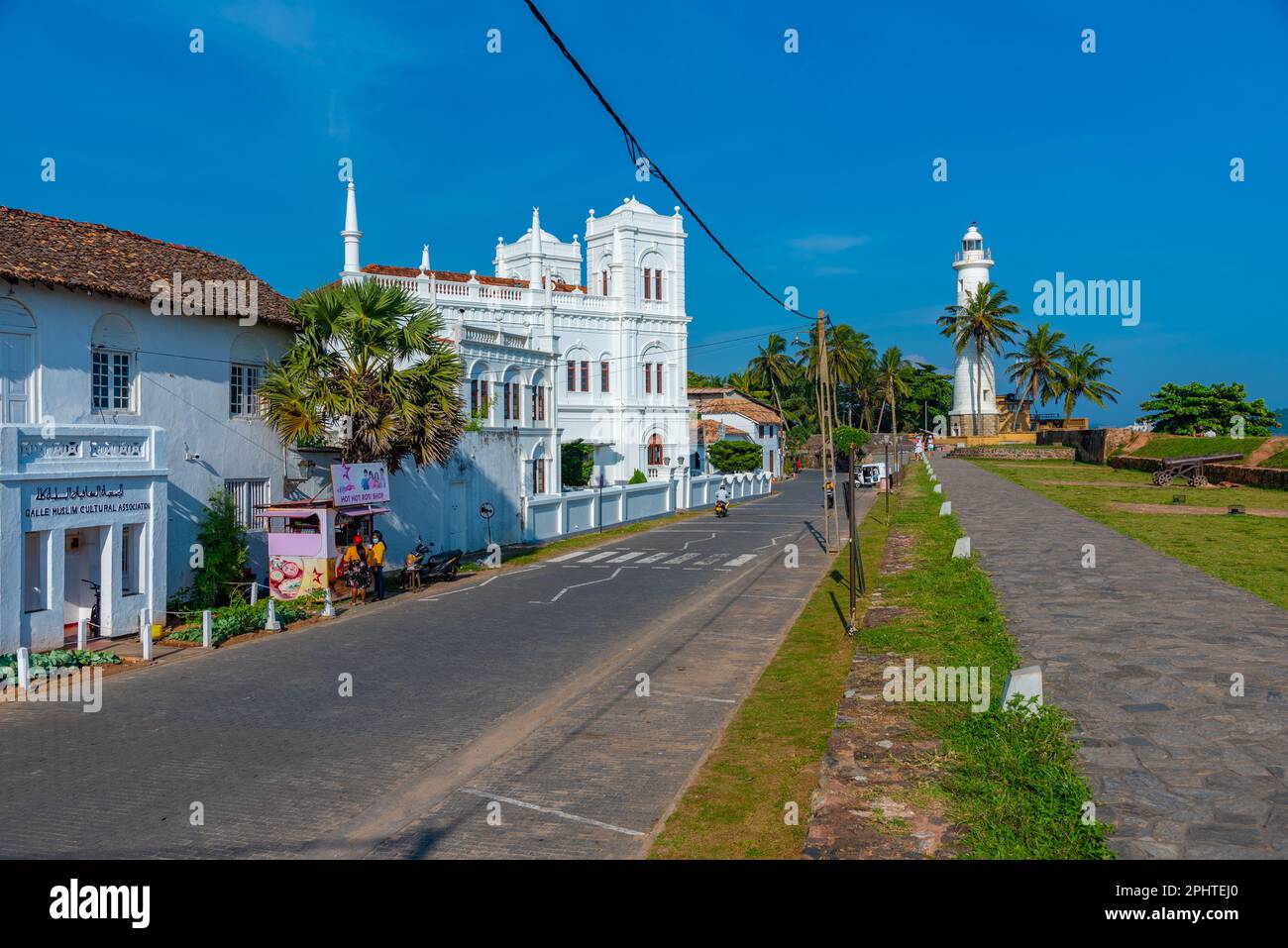 Meeran Mosque and Galle lighthouse in Sri Lanka Stock Photo - Alamy