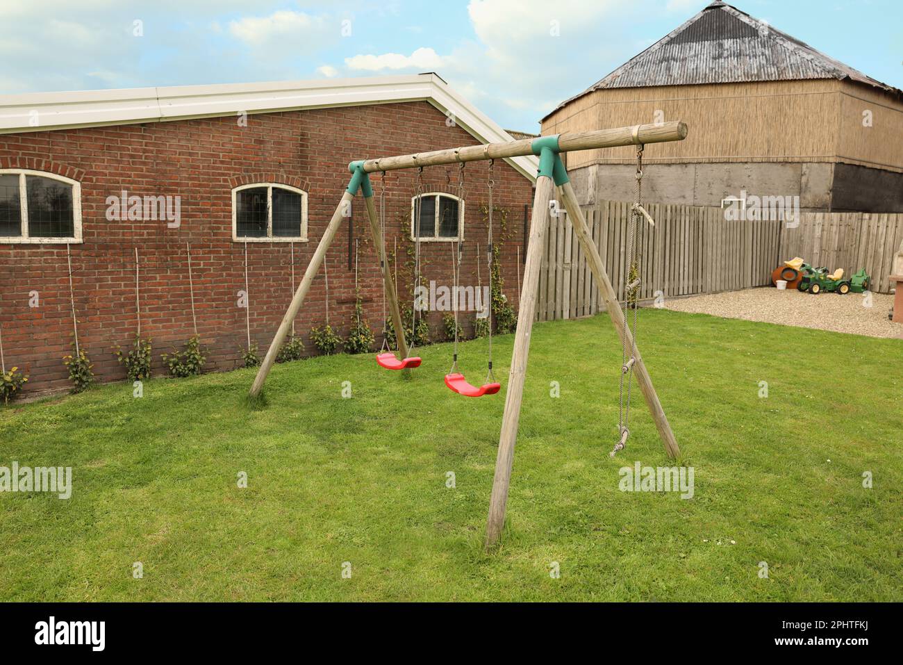 Spring backyard play hi-res stock photography and images - Alamy