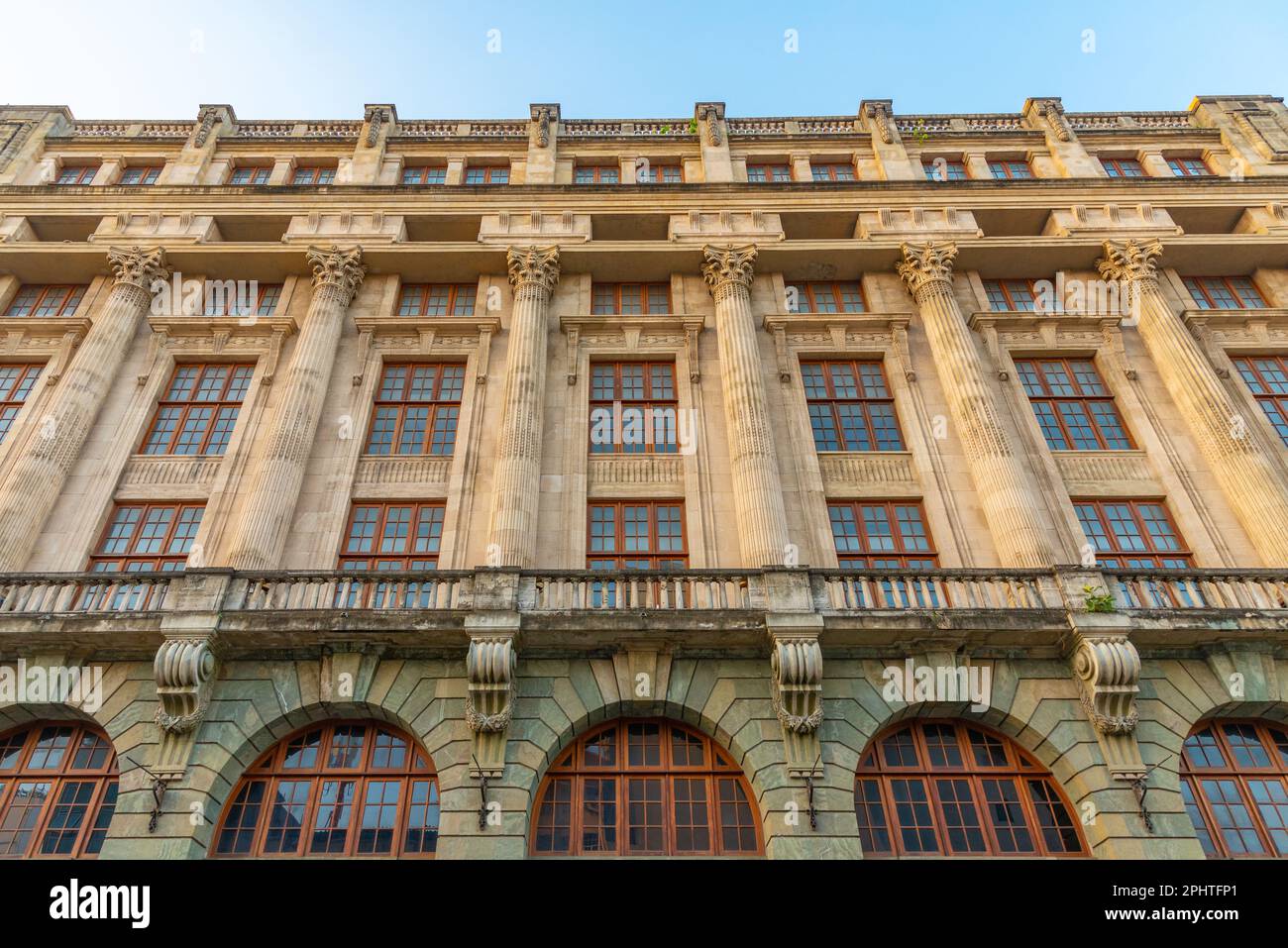 Colonial buildings in the old town of Colombo, Sri Lanka Stock Photo ...