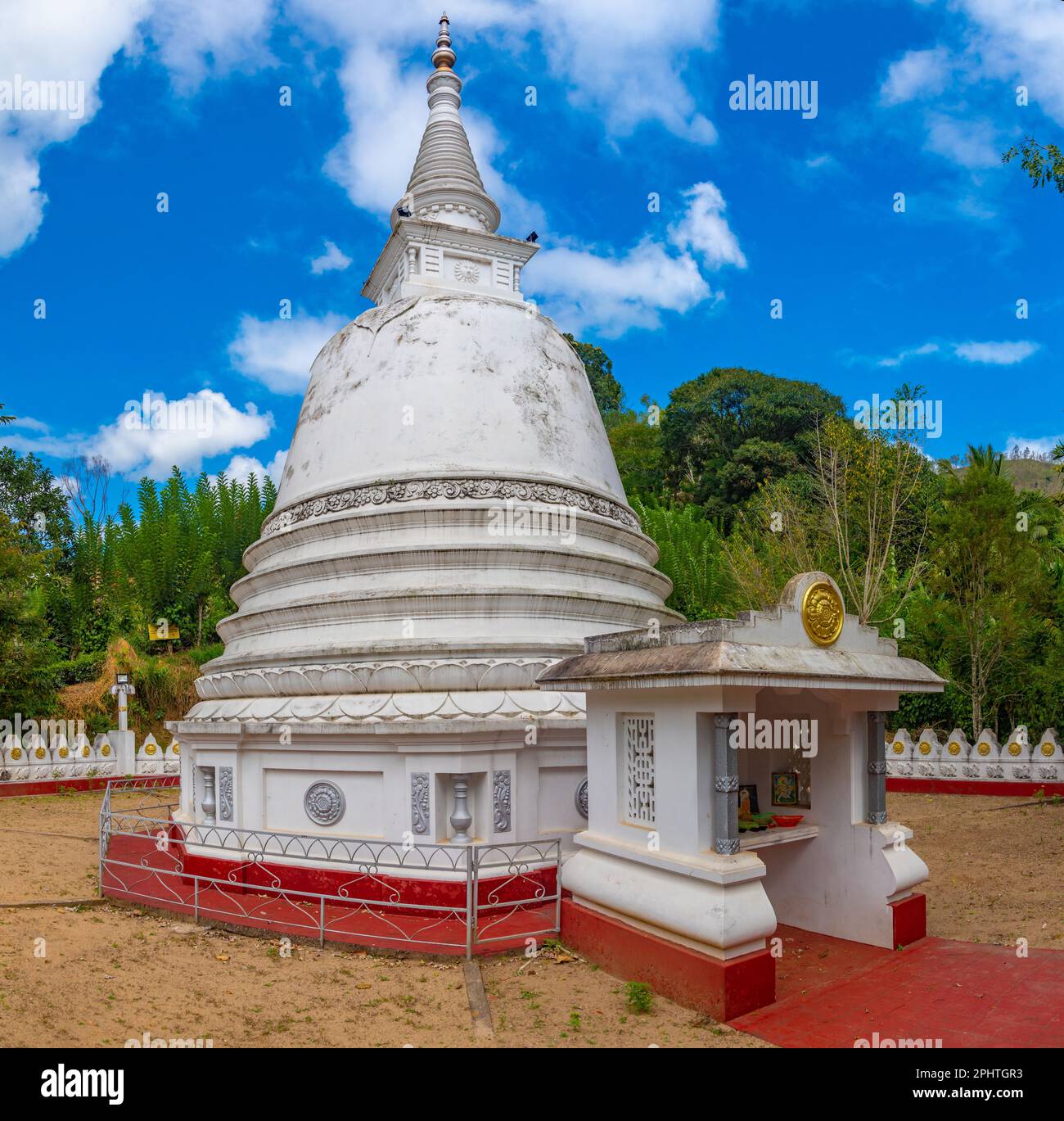 Halpe temple near Ella, Sri Lanka Stock Photo - Alamy