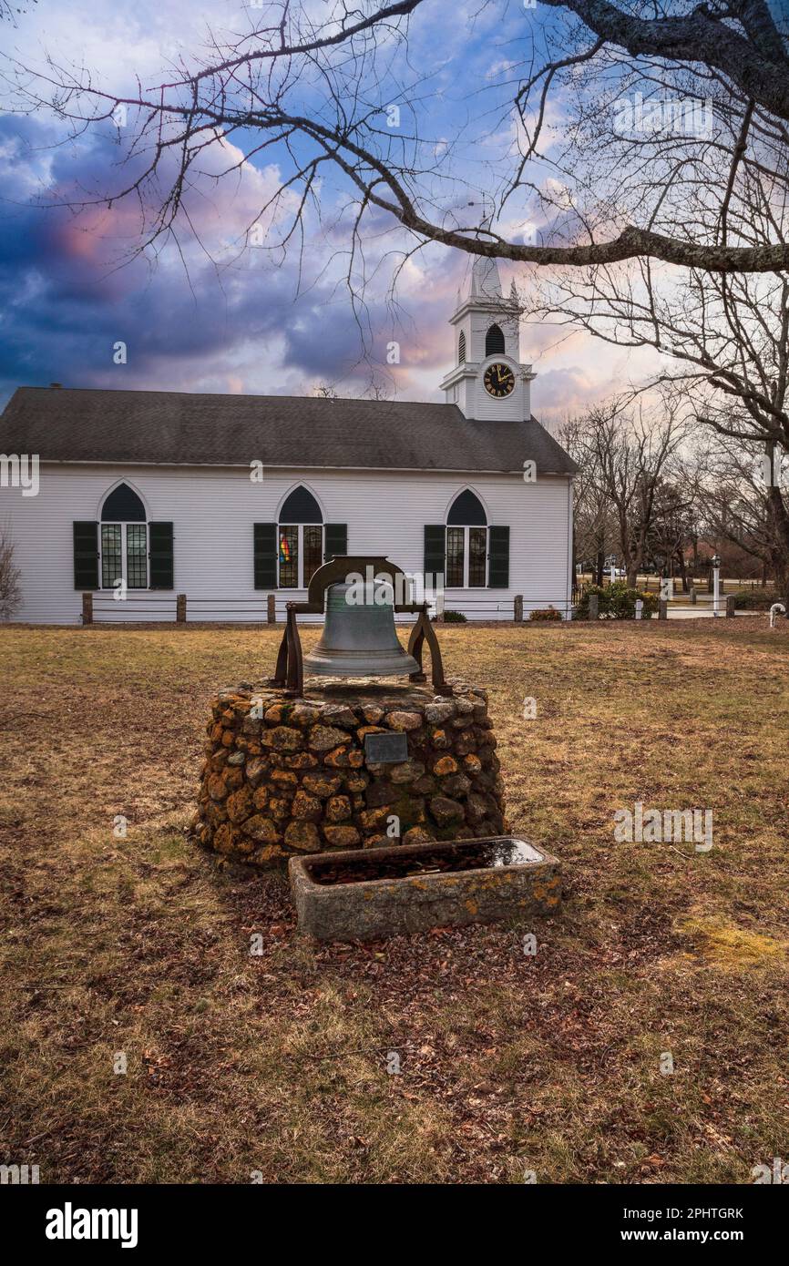 Bell toles hi-res stock photography and images - Alamy