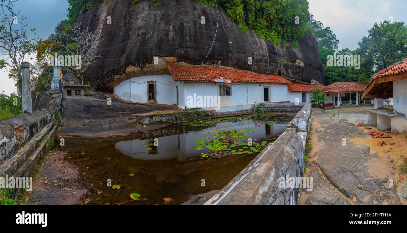Mulkirigala rock temples at Sri Lanka Stock Photo - Alamy