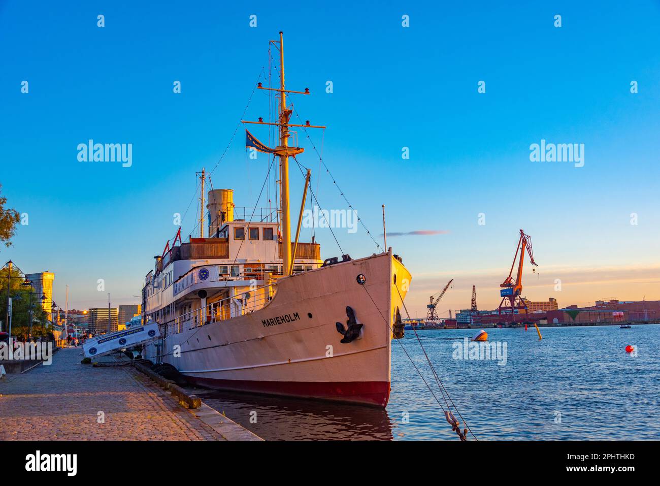 Dinner sky crane restaurant hi-res stock photography and images - Alamy