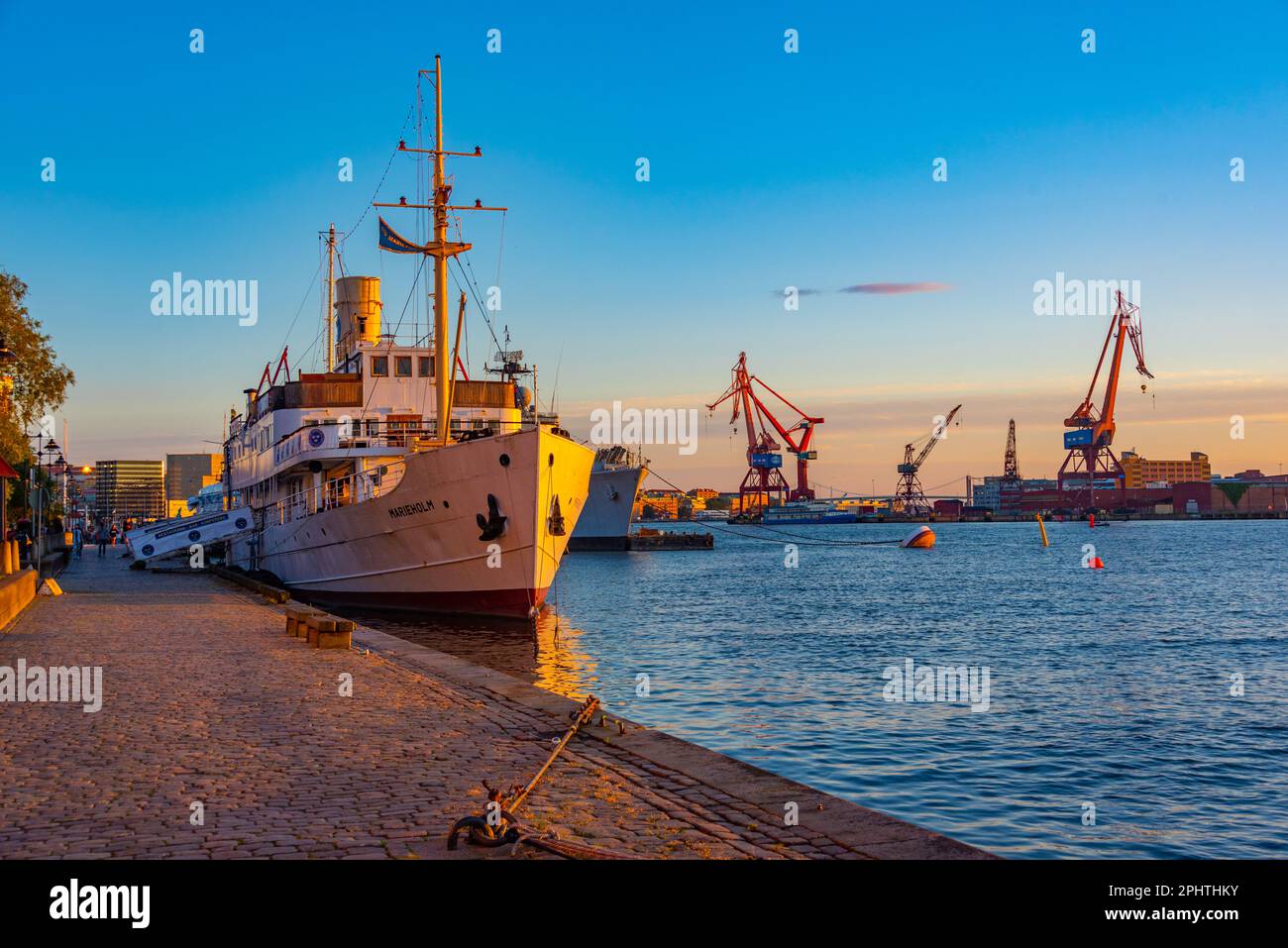 Dinner sky crane restaurant hi-res stock photography and images - Alamy