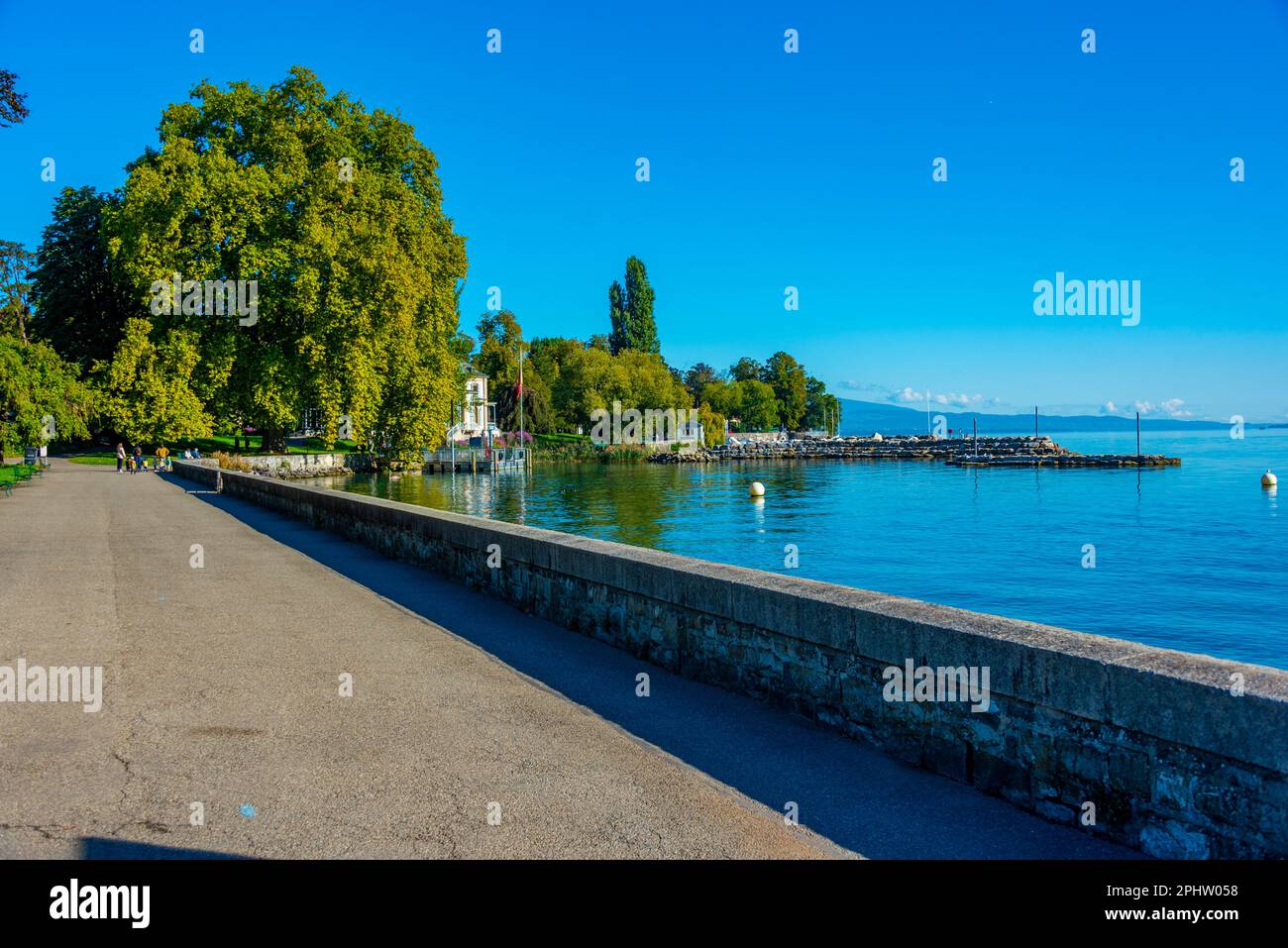 Lakeside promenade of Lac Leman in Swiss town Geneva Stock Photo - Alamy