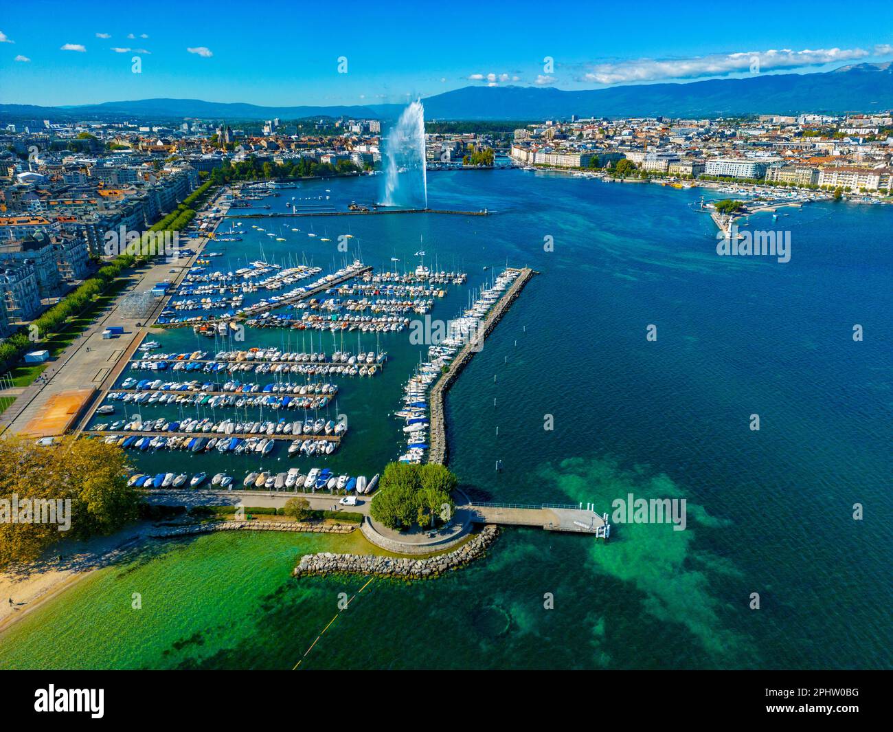 Aerial view geneva waterfront jet hi-res stock photography and images ...