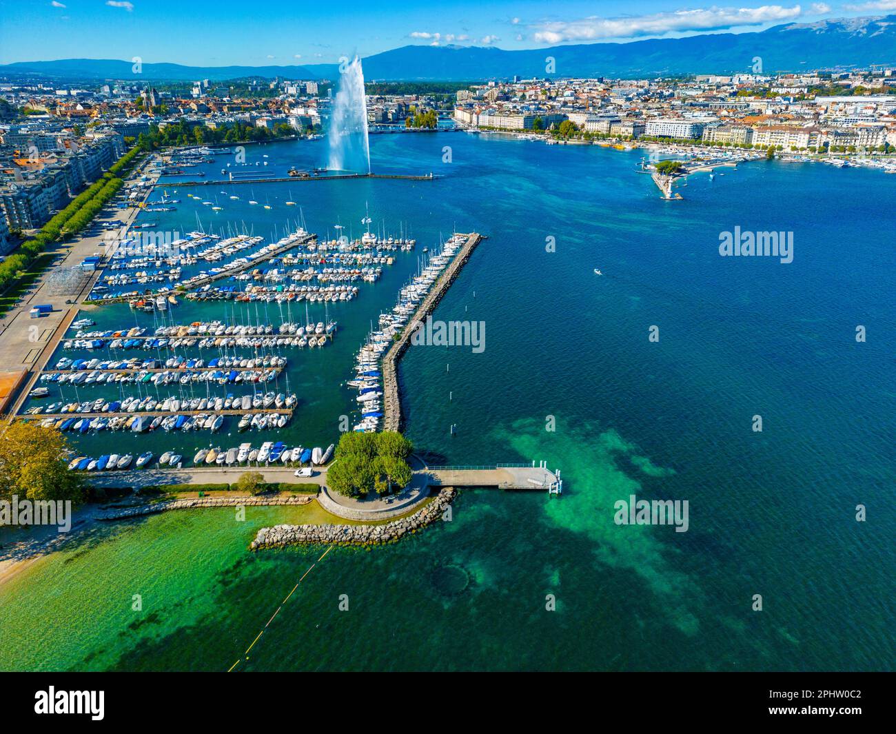 Aerial view geneva waterfront jet hi-res stock photography and images ...