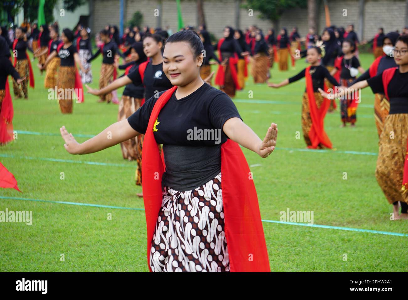 Tari gambyong hi-res stock photography and images - Alamy