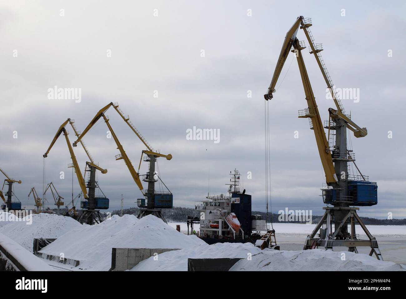 Vyborgsky port hi-res stock photography and images - Alamy