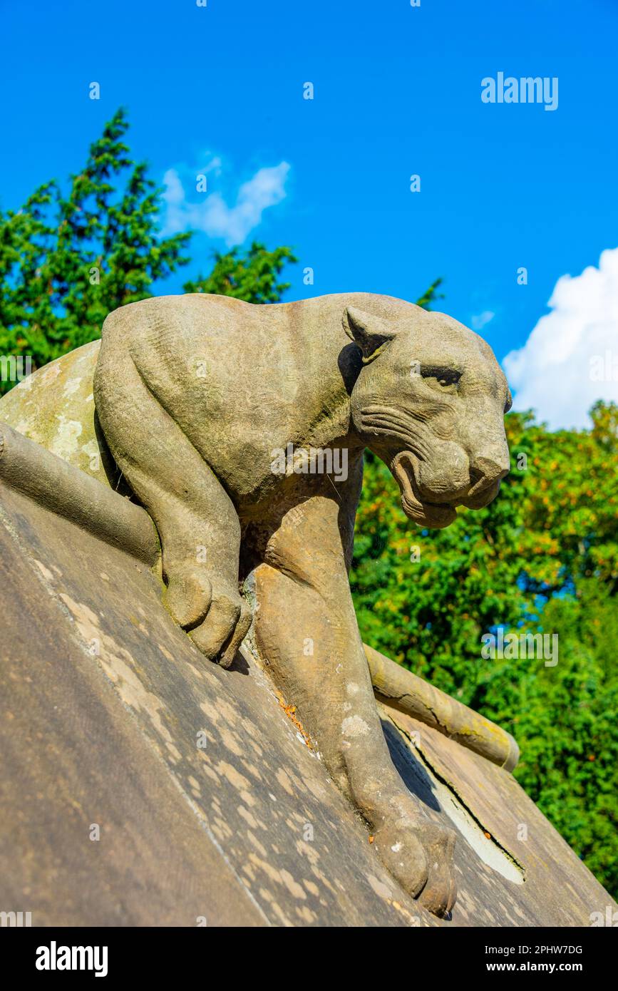 Animal wall of Bute park at Welsh capital Cardiff, UK Stock Photo - Alamy