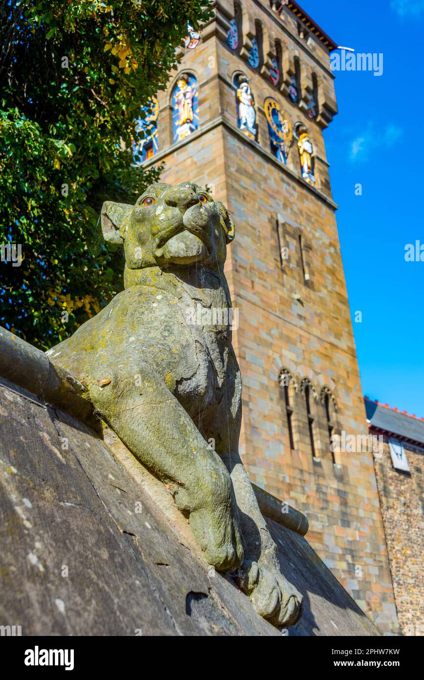 Animal wall of Bute park at Welsh capital Cardiff, UK Stock Photo - Alamy