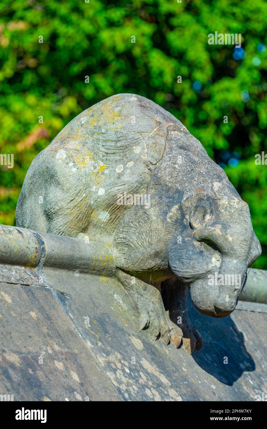 Animal wall of Bute park at Welsh capital Cardiff, UK Stock Photo - Alamy