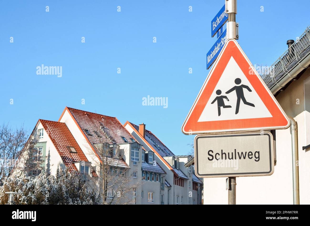 Beware of children sign hi-res stock photography and images - Alamy