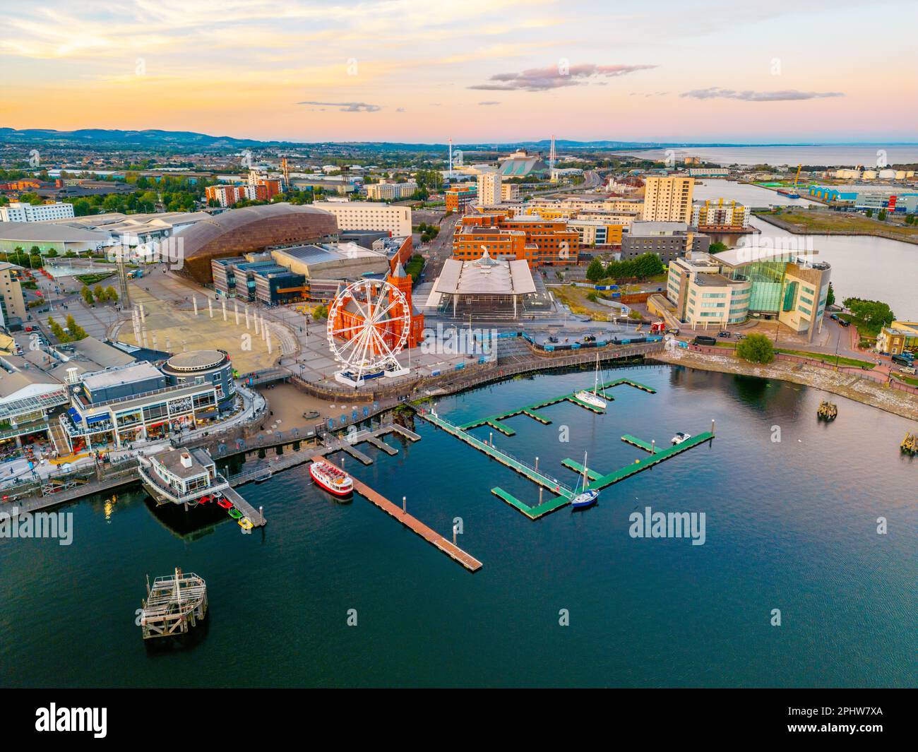 Cardiff marina sunset hi-res stock photography and images - Alamy