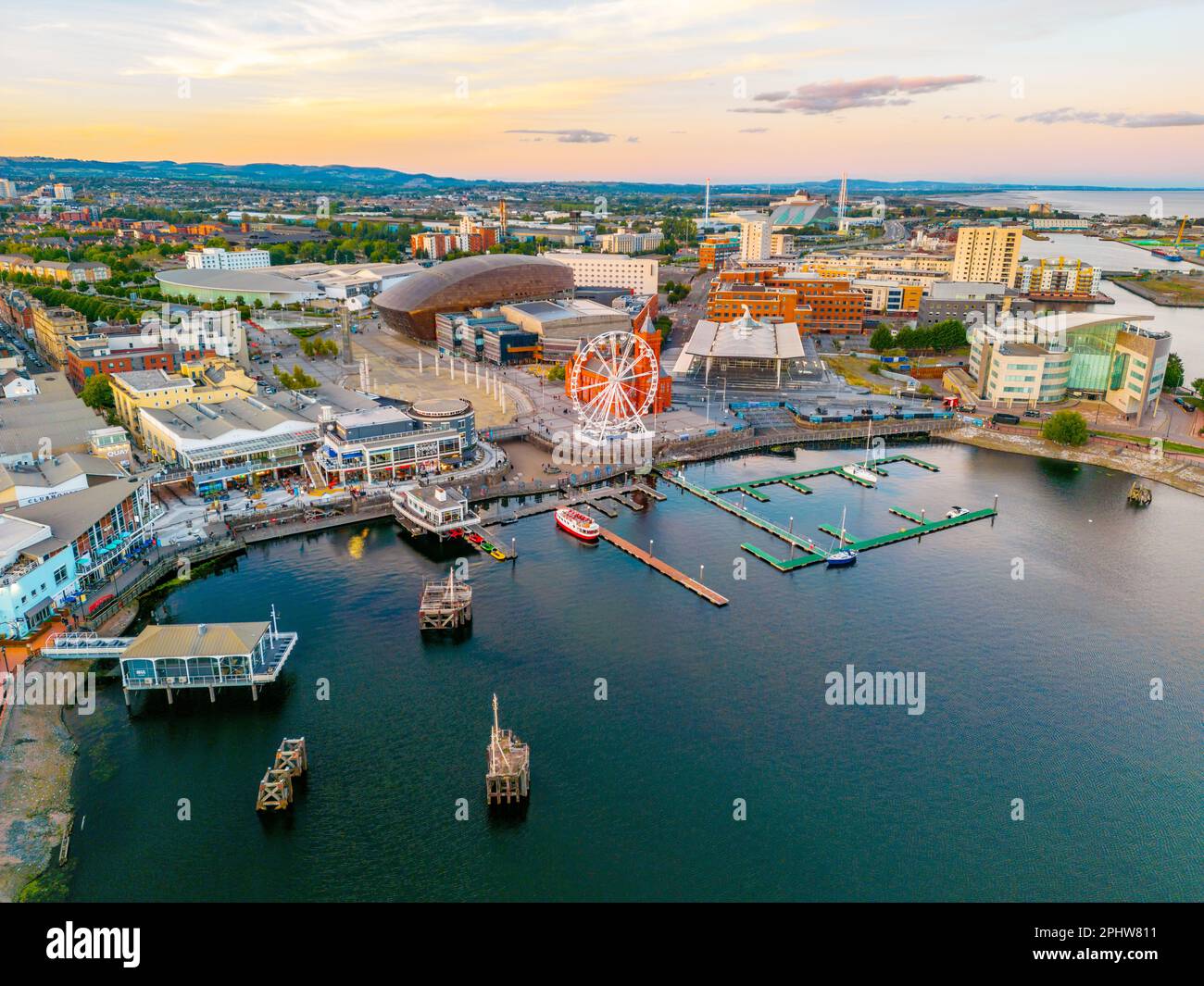 Cardiff marina sunset hi-res stock photography and images - Alamy