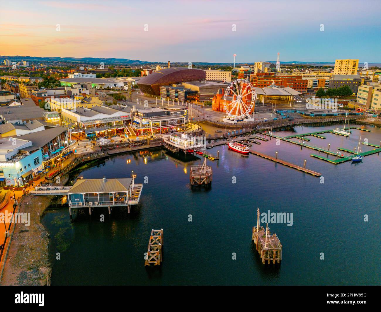 Cardiff marina sunset hi-res stock photography and images - Alamy
