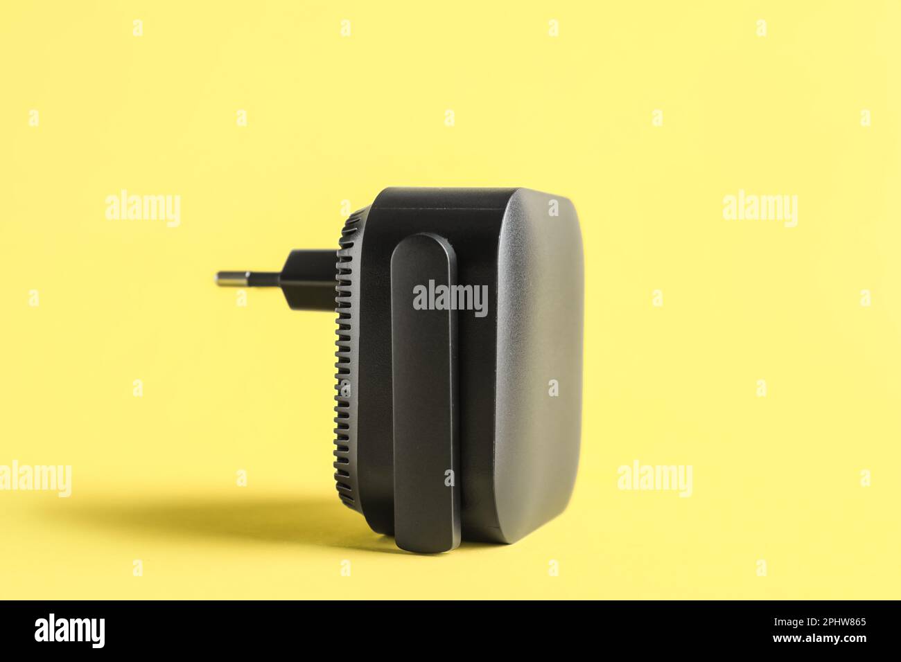 Black wifi antennae hi-res stock photography and images - Alamy