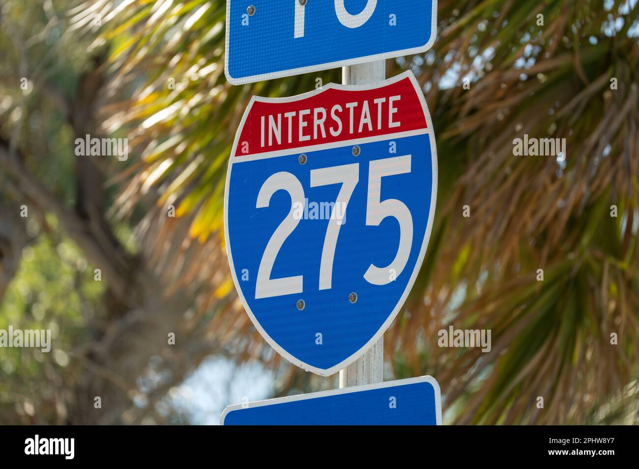 Blue direstional road sign indicating direction to I-275 freeway ...