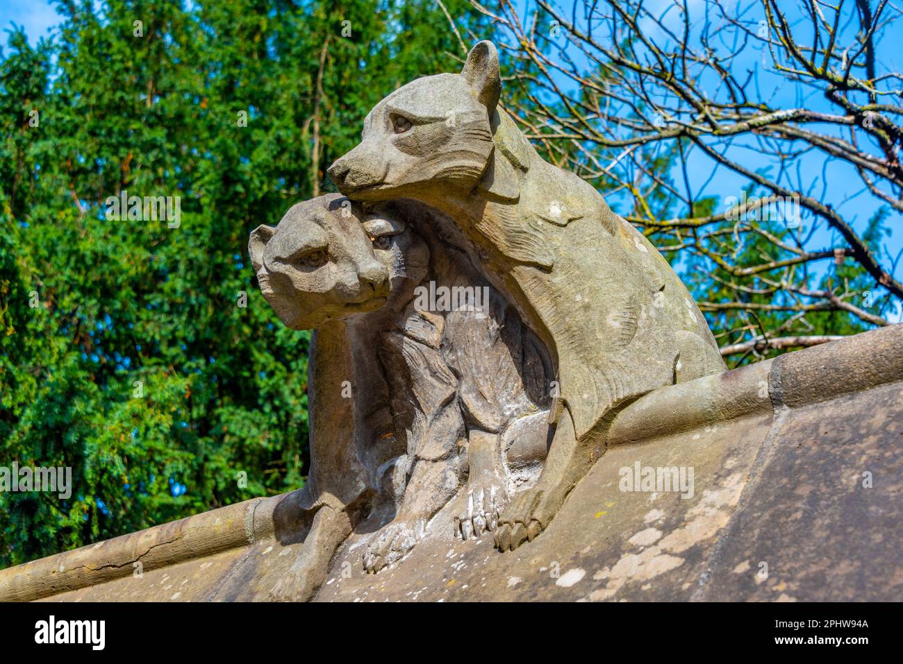 Animal wall of Bute park at Welsh capital Cardiff, UK Stock Photo - Alamy
