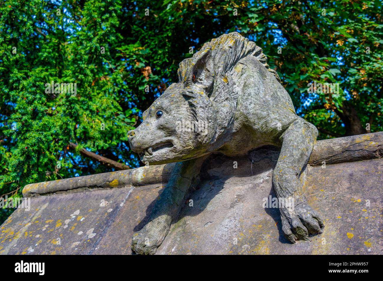 Animal wall of Bute park at Welsh capital Cardiff, UK Stock Photo - Alamy