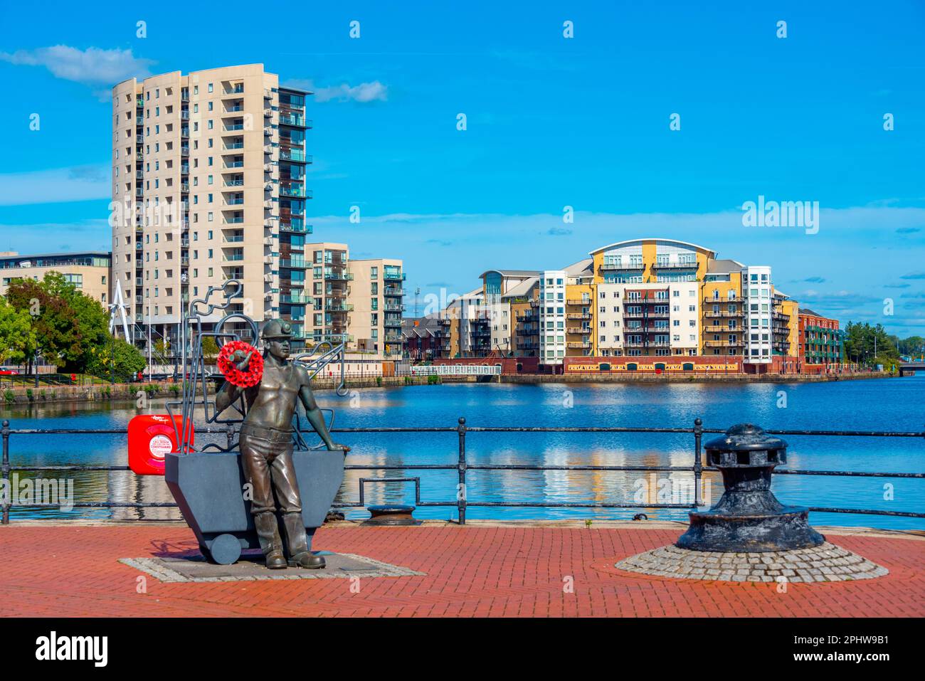 Waterfront of Roath lock in Cardiff, Wales Stock Photo - Alamy