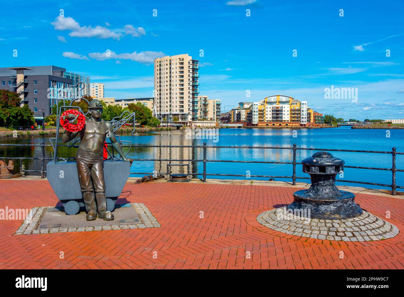 Waterfront of Roath lock in Cardiff, Wales Stock Photo - Alamy