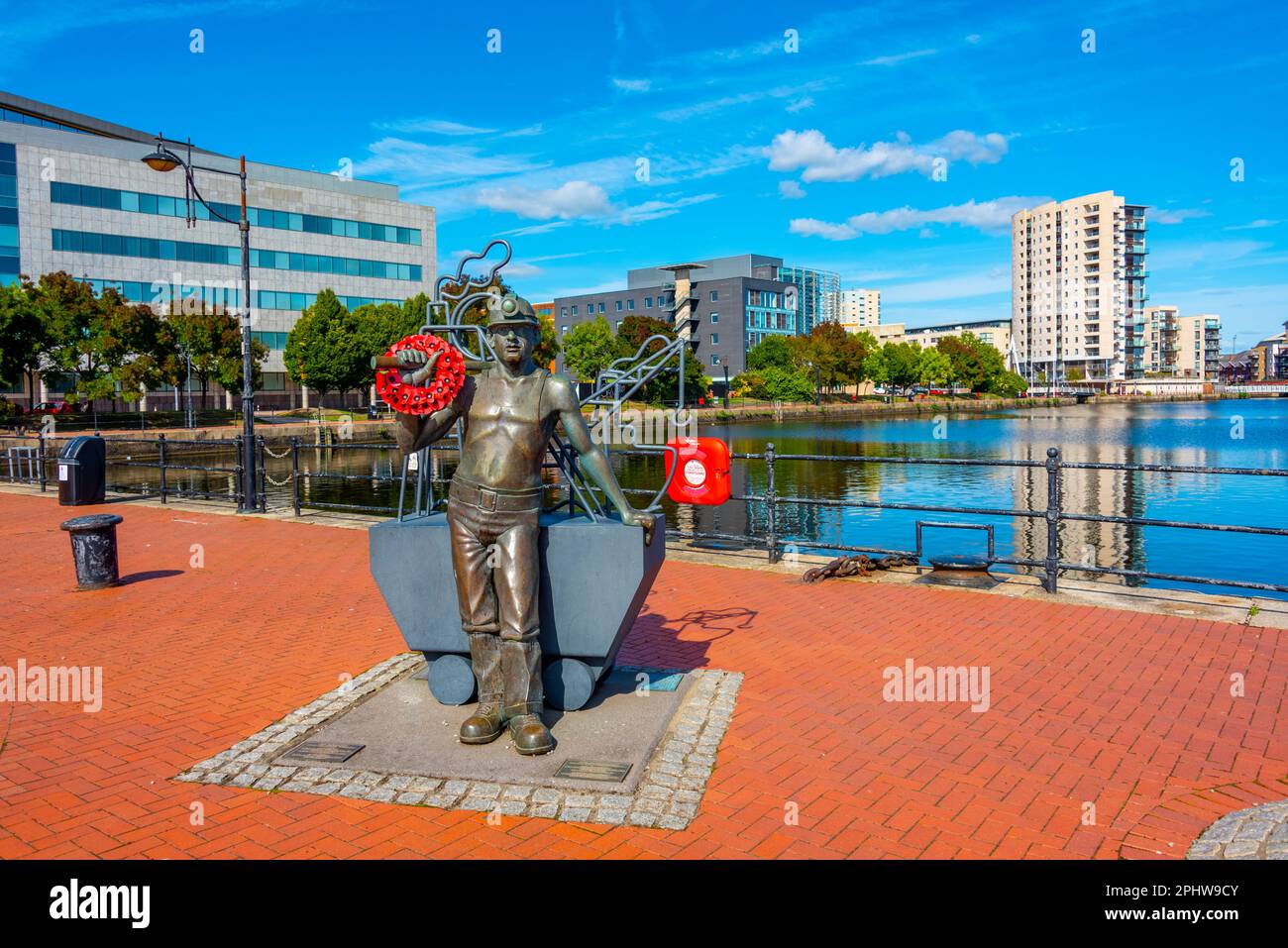 Waterfront of Roath lock in Cardiff, Wales Stock Photo - Alamy