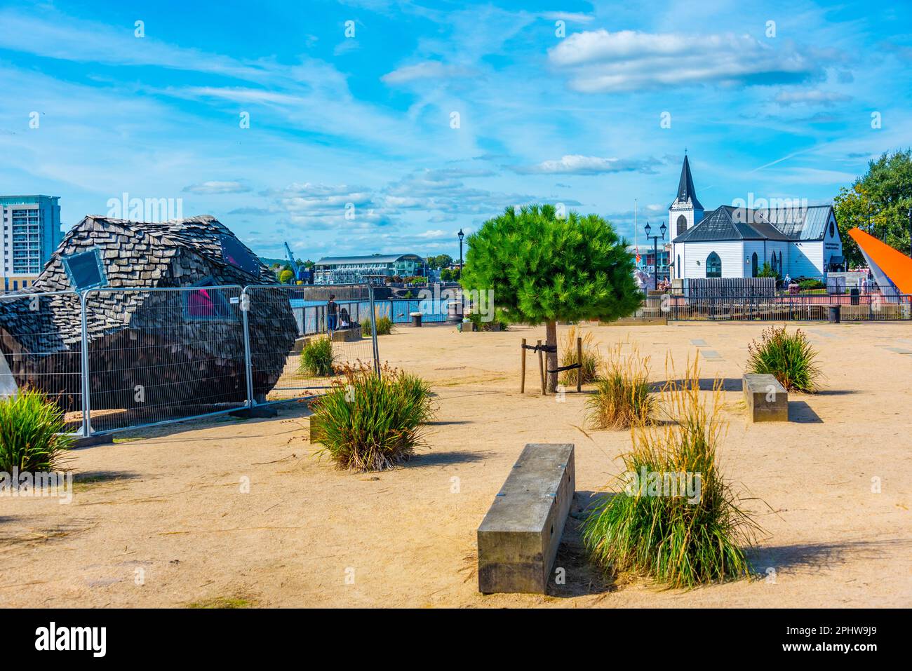 Waterfront of Cardiff bay at Welsh capital Cardiff Stock Photo - Alamy