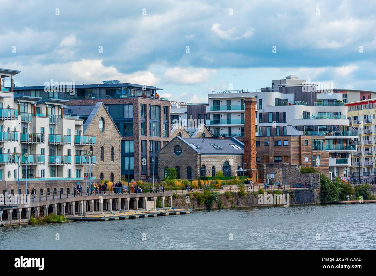 Riverside of Avon in English town Bristol Stock Photo - Alamy