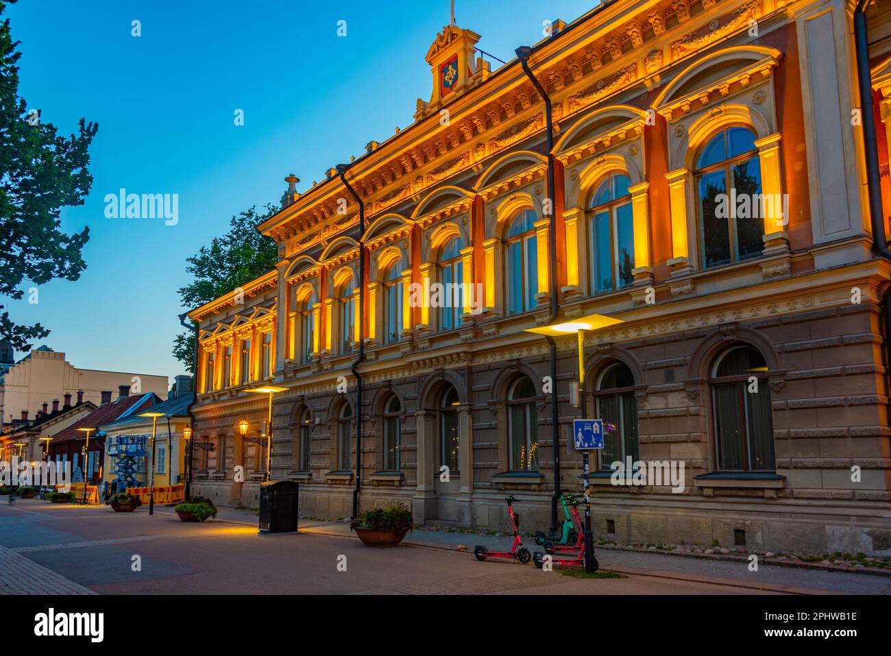 Sunset view of historical houses alongside river Aura in Turku, Finland ...