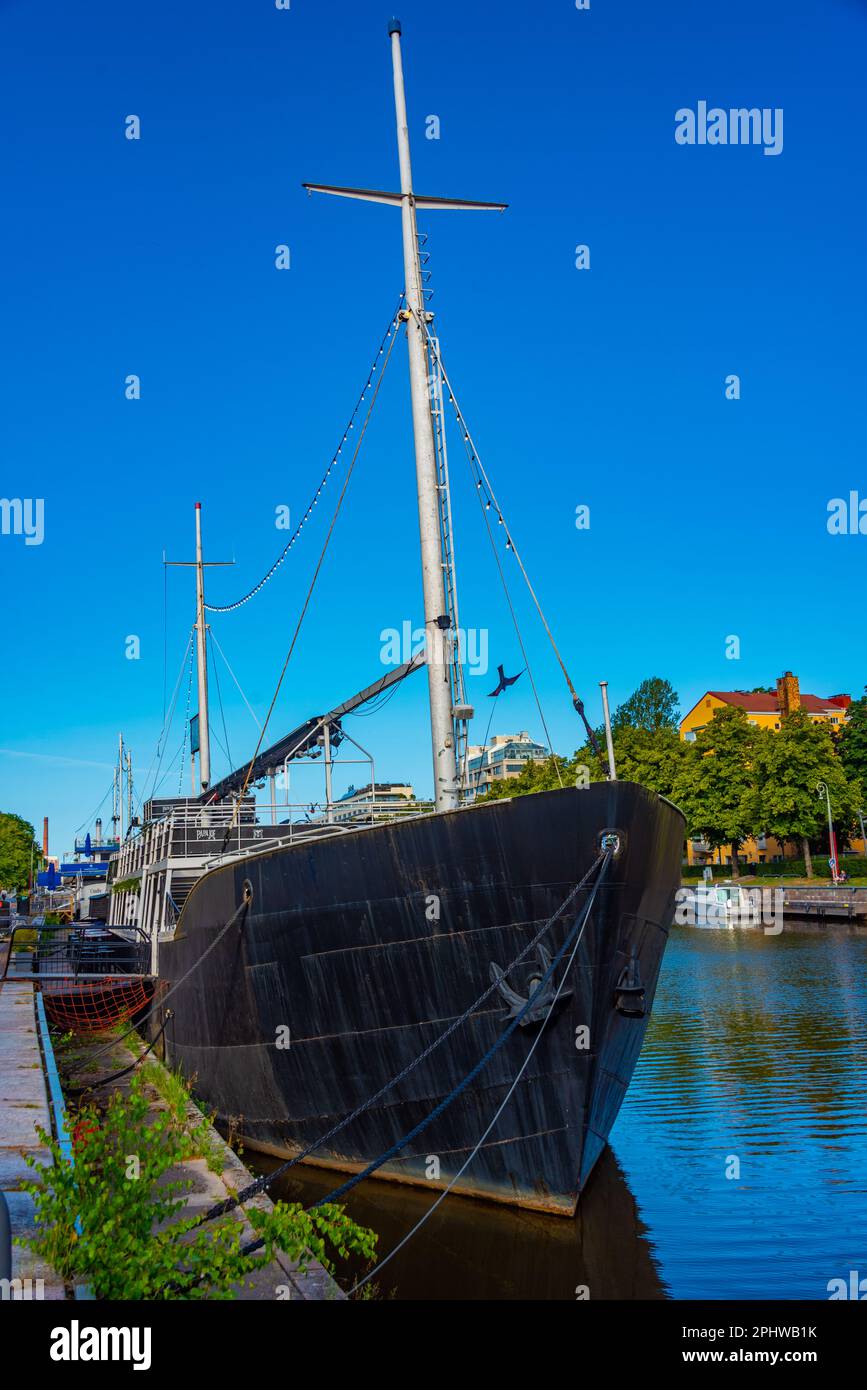 Boats mooring alongside river Aura in Turku, Finland Stock Photo - Alamy