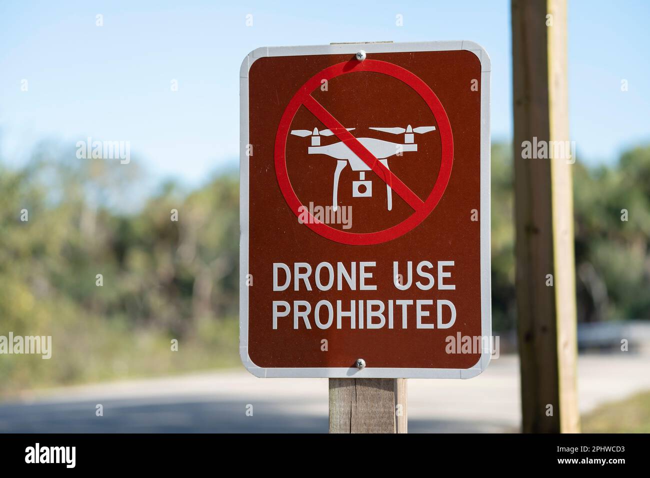Sign prohibiting use of quadcopters in national park no drone area ...
