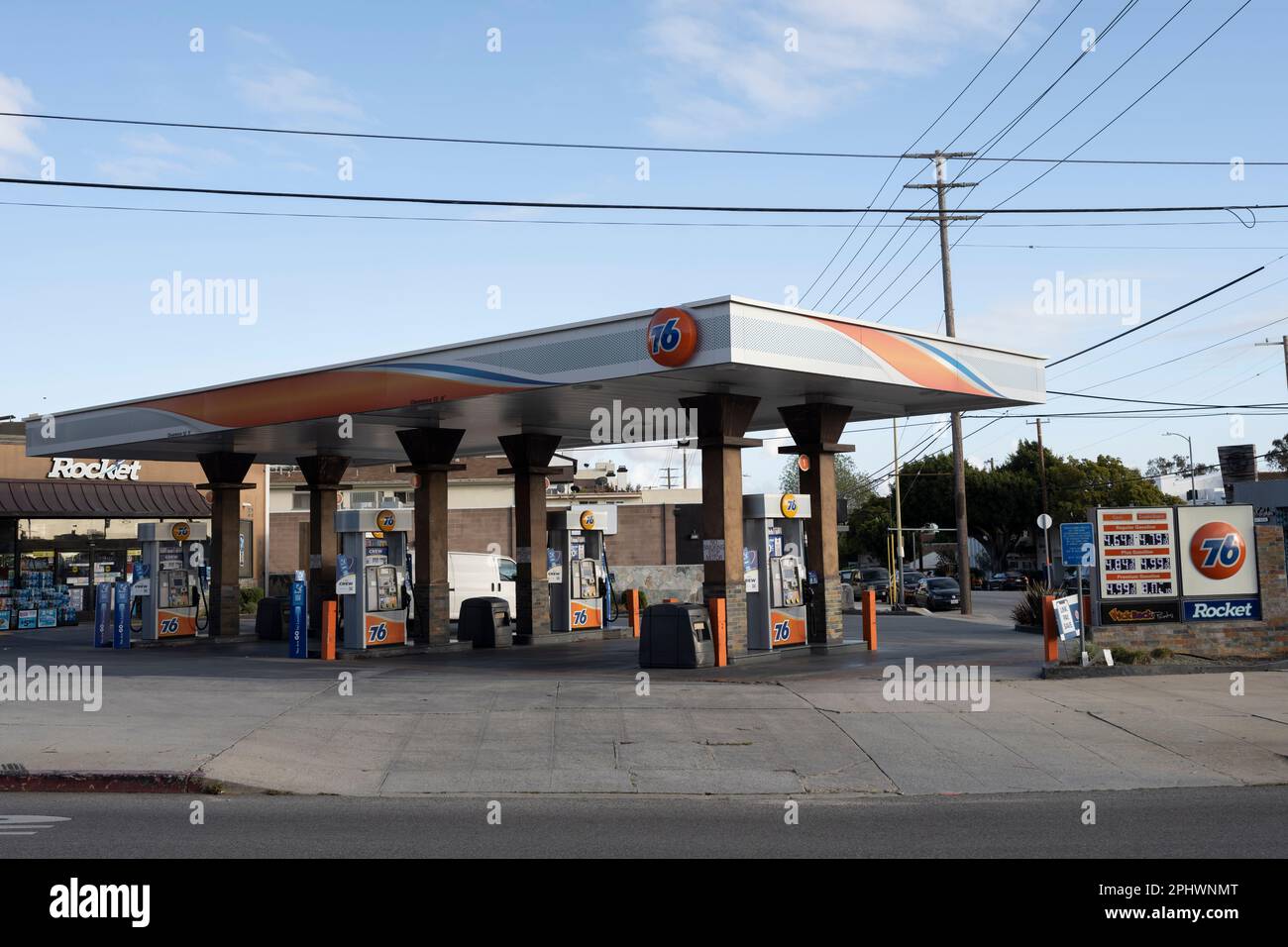 76 gas station california 2023 hi-res stock photography and images - Alamy